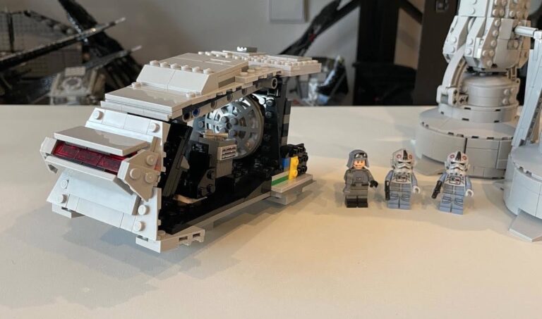 LEGO AT AT UCS: La nueva bestia - set 75313