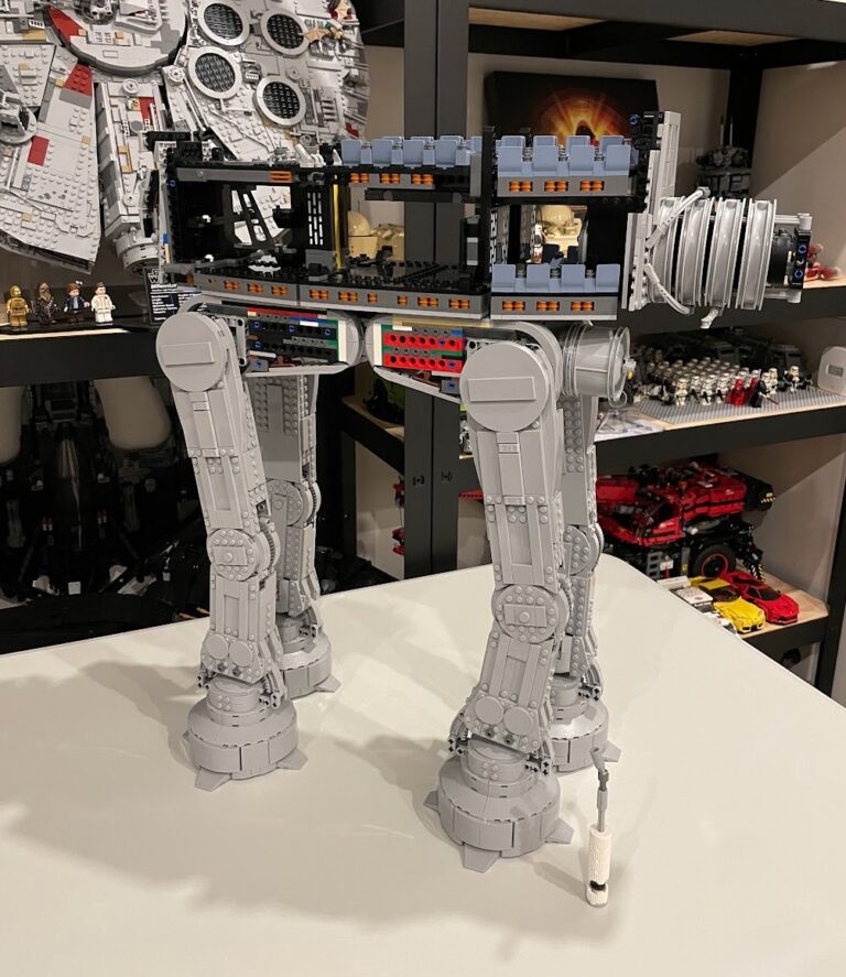 LEGO AT AT UCS: La nueva bestia - set 75313